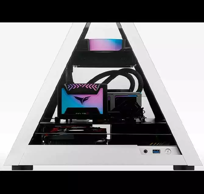 Azza apresenta gabinete Pyramid Mini 806