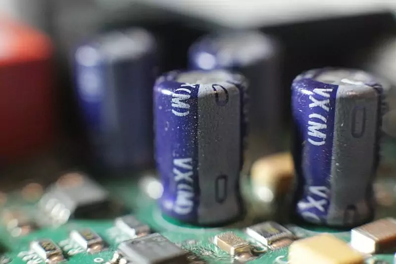 O que é um capacitor e para que ele serve?